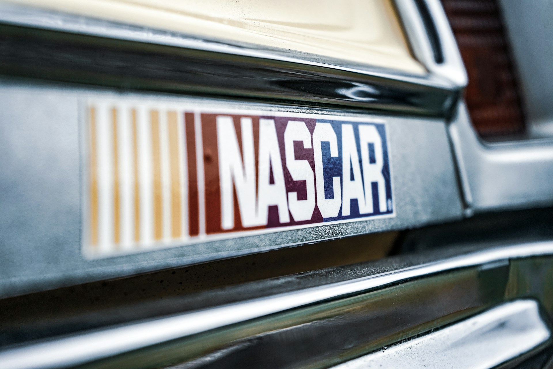 Military Ad Drops At High-Octane NASCAR Showdown - Current Affairs Daily